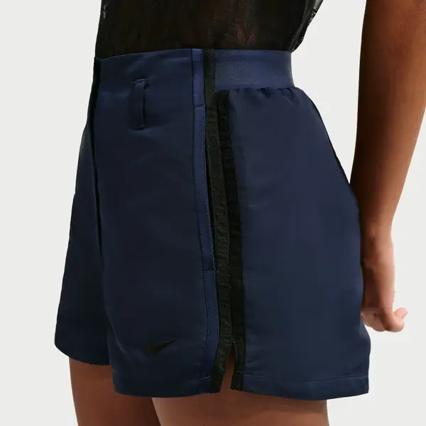 Nike Sportswear High-waisted 2" Shorts