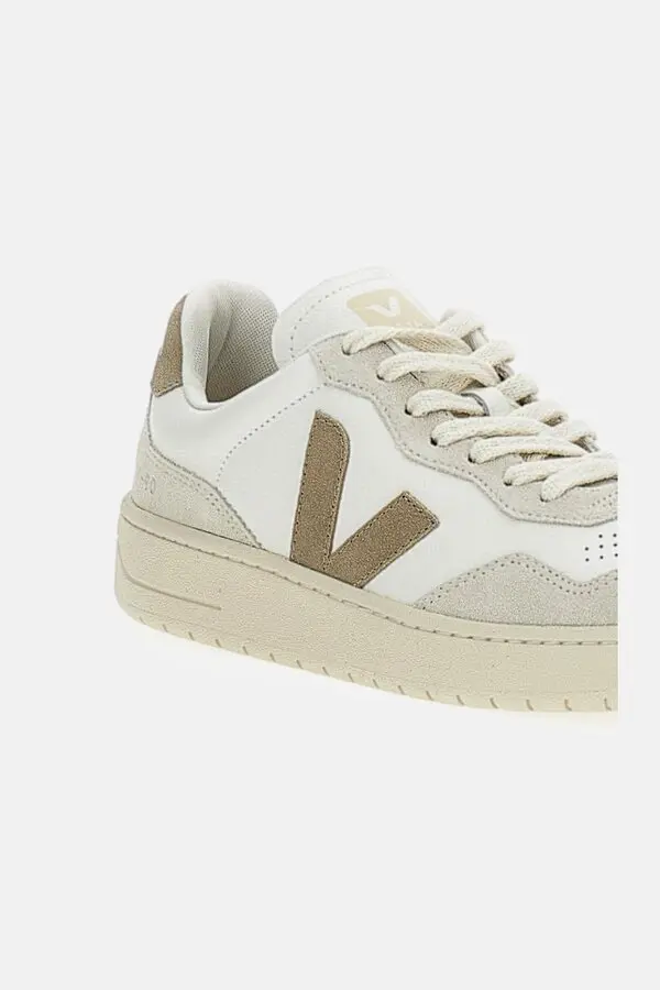 VEJA V-90 Sneakers