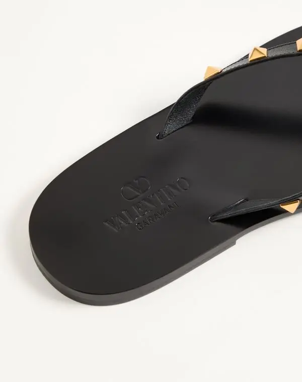 Valentino Garavani Rockstud Goatskin Flip-flops - Black