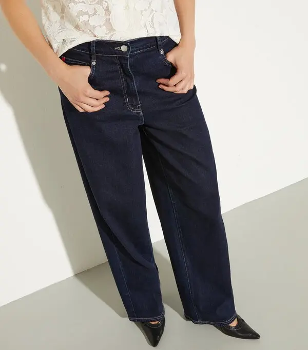 Max & Co. Straight Leg Jeans