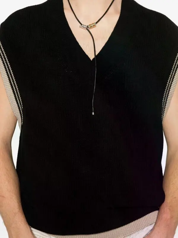 AMARANTO V-neck Vest