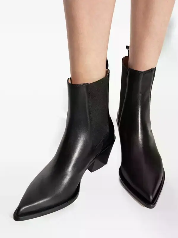 GIANVITO ROSSI Pointed-toe Ankle Boots - Black