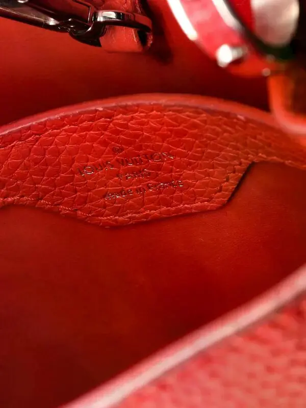 LOUIS VUITTON Capucines Bb Satchel - Red