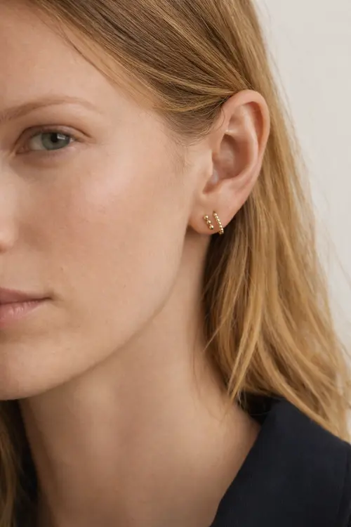 SHEENA MARSHALL JEWELRY Lily Dot Bar Studs