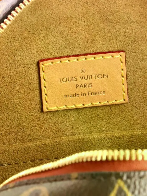 LOUIS VUITTON Boite Chapeau Souple Bag Monogram Canvas Mm