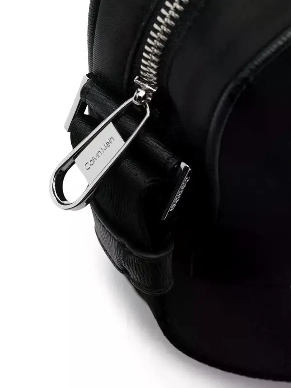 Calvin Klein Logo-patch Messenger Bag