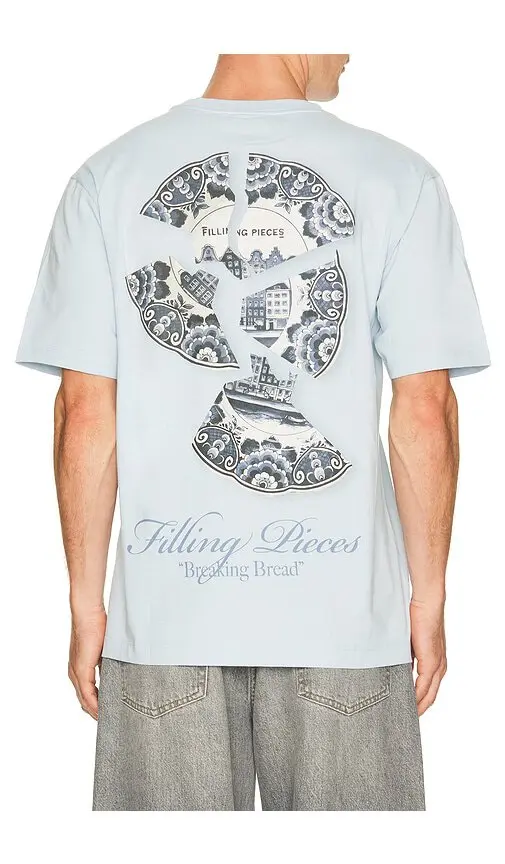 Filling Pieces Broken Plate T-shirt In Baby Blue - Skyway