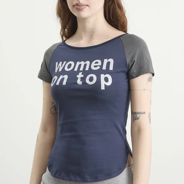 PEACHY DEN Bebe T-shirt With Slogan Print