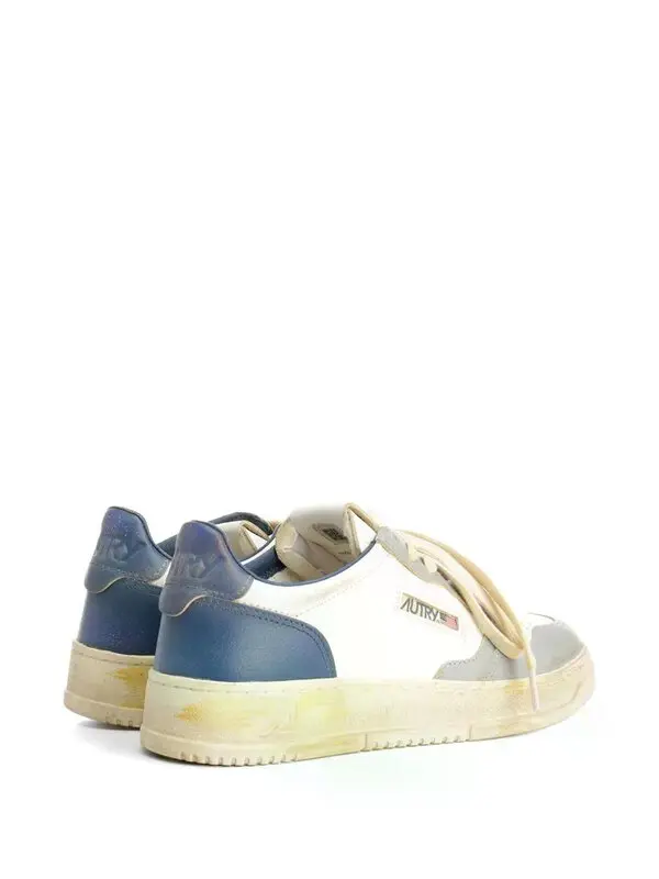 AUTRY Medalist Low Super Vintage Sneakers - White