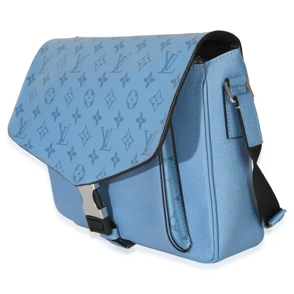 LOUIS VUITTON Taigarama Messengerama - Blue