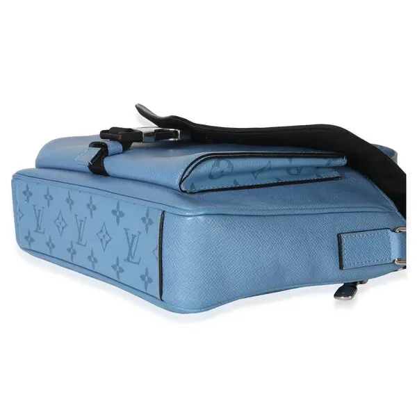 LOUIS VUITTON Taigarama Messengerama - Blue