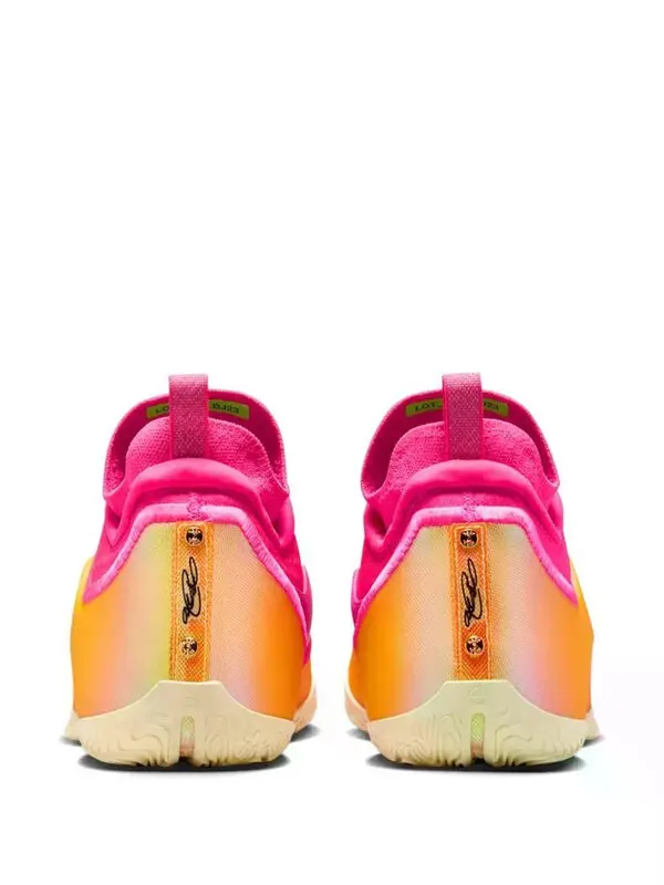 Nike Elite Lace-up Sneakers - Pink