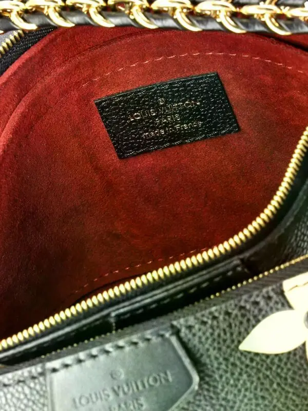 LOUIS VUITTON Multi Pochette Accessoires Bicolor Monogram Empreinte Giant - Black