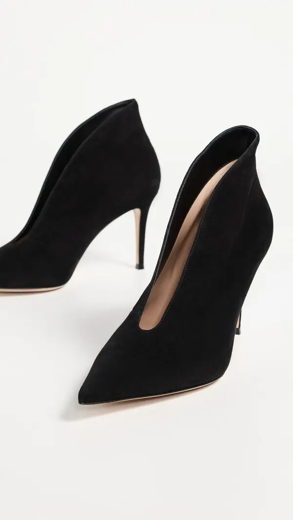 GIANVITO ROSSI Vania Heels - Black
