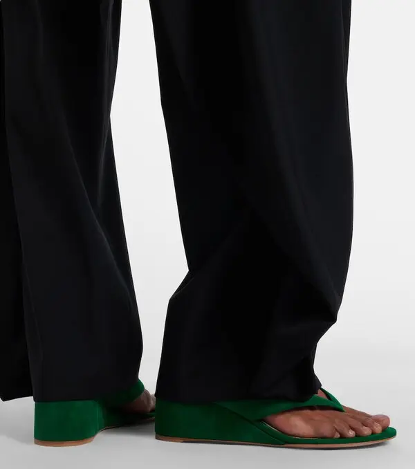GIANVITO ROSSI Suede Wedge Thong Sandals - Green