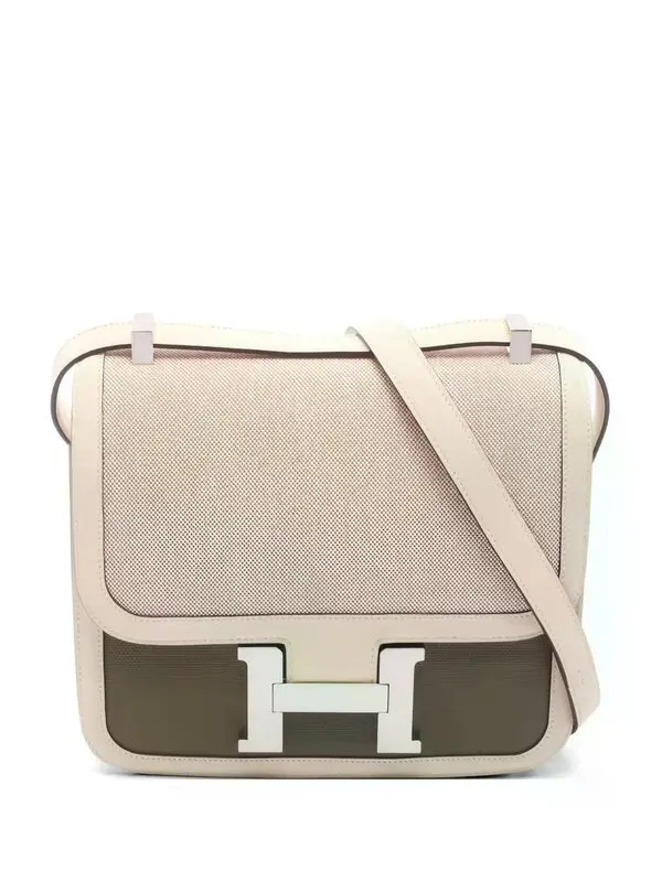 Hermès 2021 24 Constance 3 Shoulder Bag - Neutrals