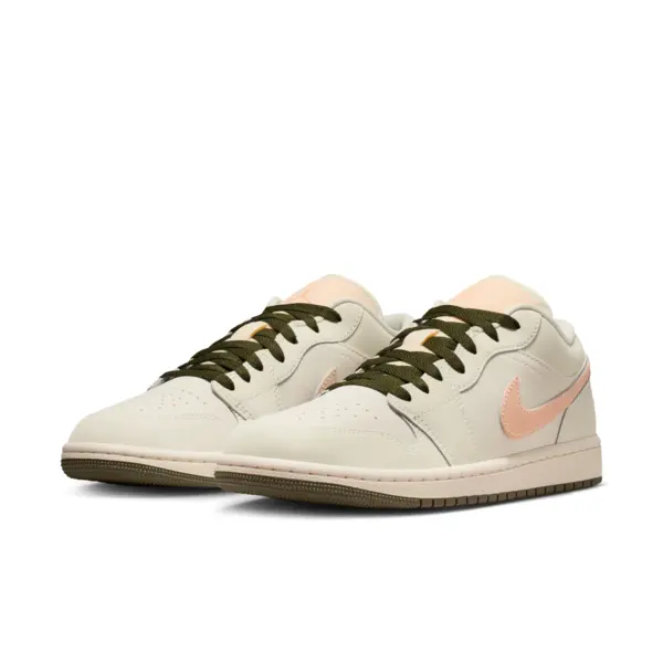 JORDAN 1 Low Sneakers - White