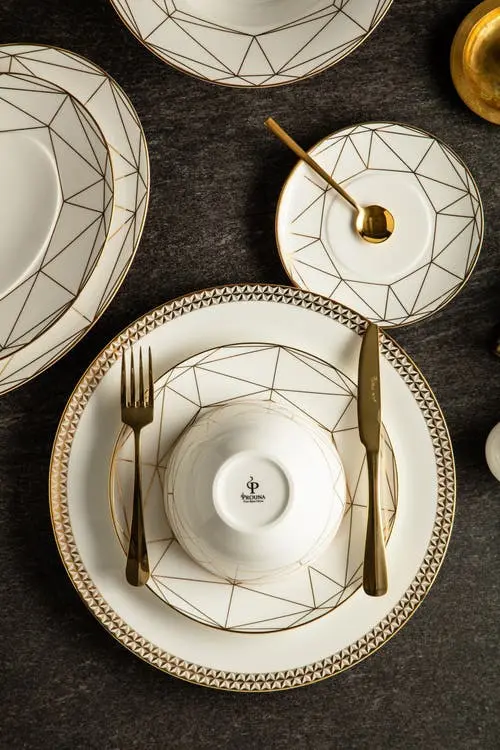 Prouna Gem Cut Gold Salad / Dessert Plate