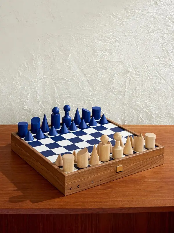 THE CONRAN SHOP Milos Wood Chess Set