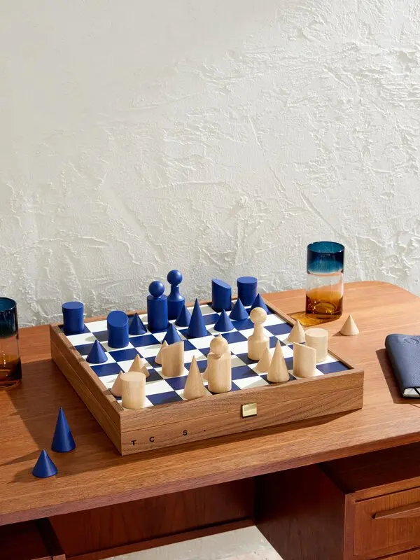 THE CONRAN SHOP Milos Wood Chess Set