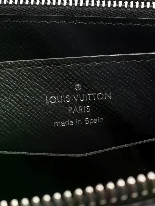 LOUIS VUITTON Zippy Xl Wallet