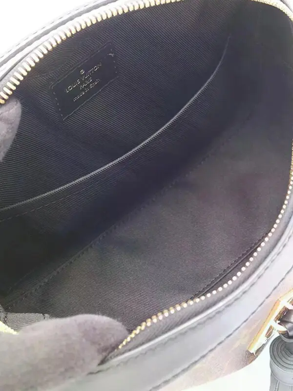 LOUIS VUITTON 2019 Monogram Saintonge Crossbody Bag - Brown