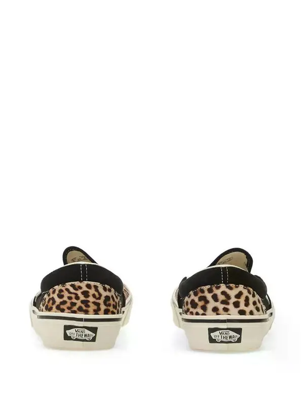 VANS Classic Slip-on Sneakers - Neutrals