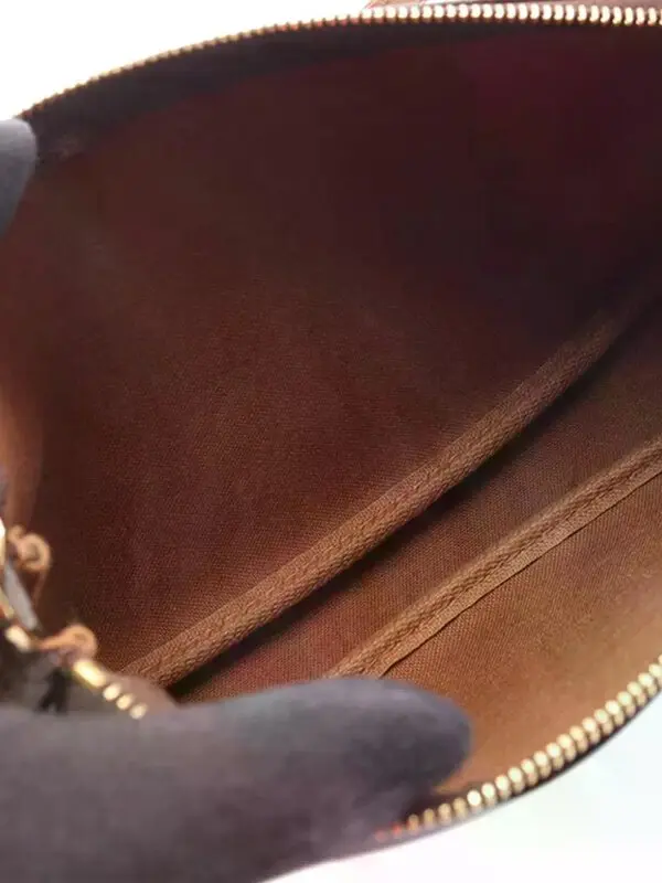 LOUIS VUITTON 2006 Monogram Pochette Accessoires