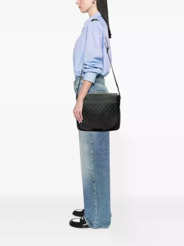 LOUIS VUITTON 2009 Damier Graphite Daniel Mm Crossbody Bag