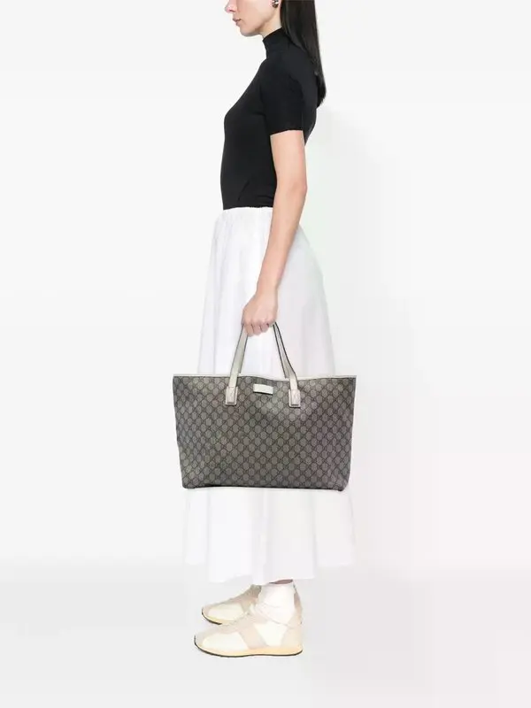 Gucci Gg Supreme Tote Bag - Neutrals