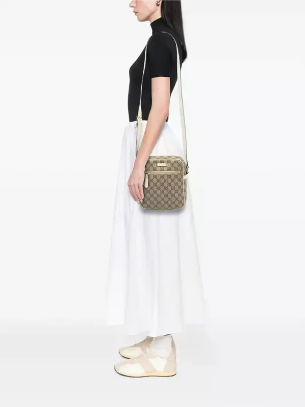 Gucci Gg Supreme Crossbody Bag - White