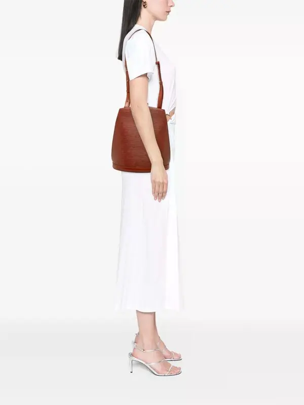 LOUIS VUITTON 1993 Epi Cluny Shoulder Bag - Brown