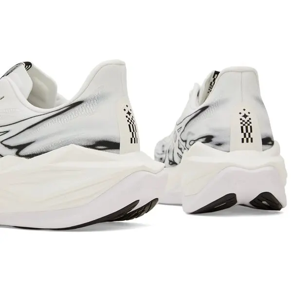 Asics Superblast 3 Sneaker