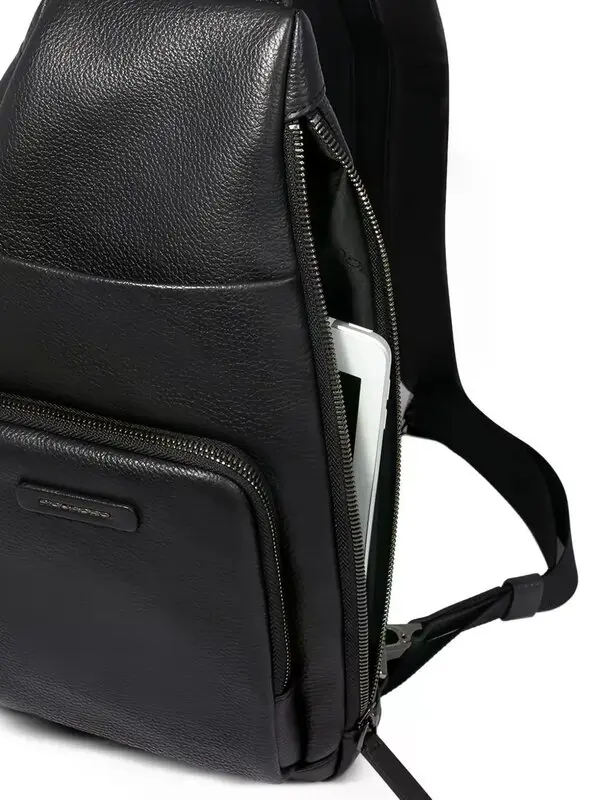 PIQUADRO Modus Restyling Leather Sling Bag - Black