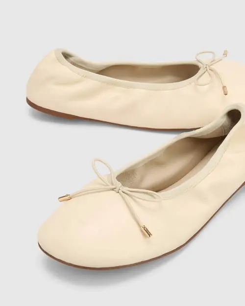 NAKED WOLFE Scrunch Ballet Flat - Cream