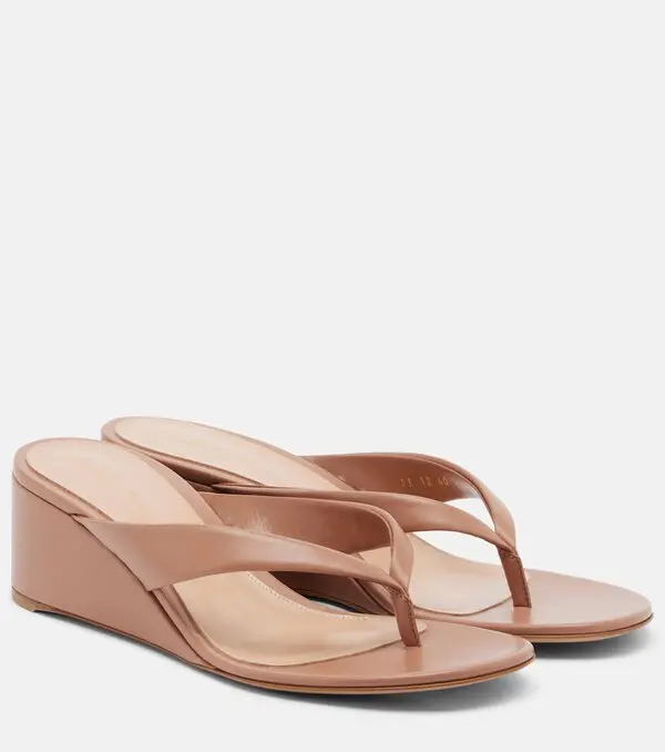 GIANVITO ROSSI Leather Wedge Thong Sandals - Beige