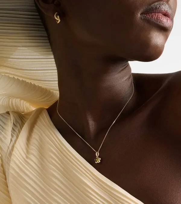 STONE AND STRAND Kensington Peridot Flower Necklace