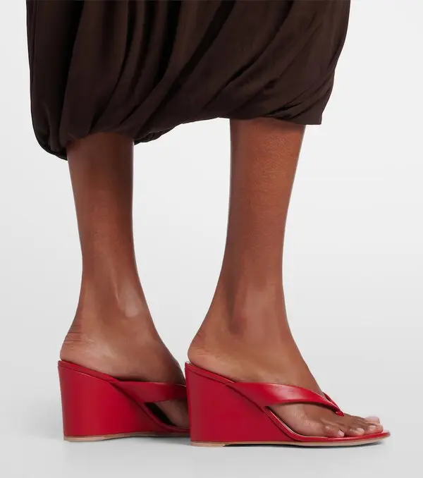 GIANVITO ROSSI Leather Wedge Thong Sandals