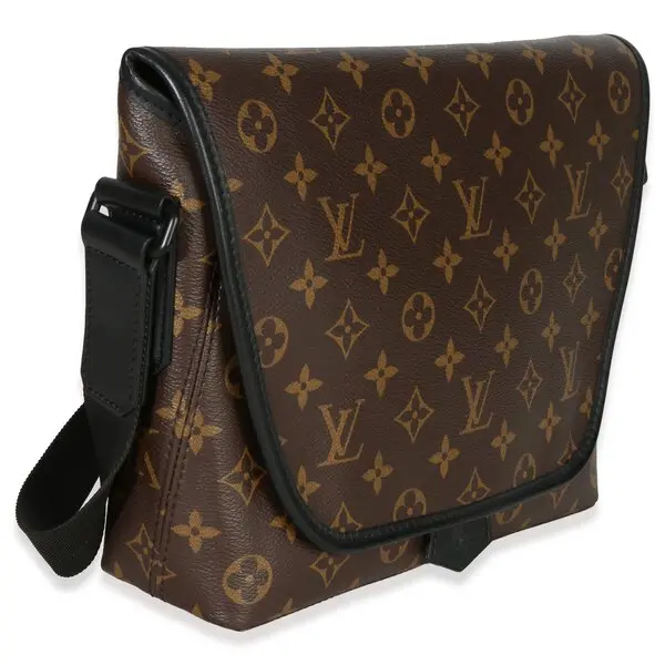 LOUIS VUITTON Monogram Macassar Canvas Magnetic Messenger