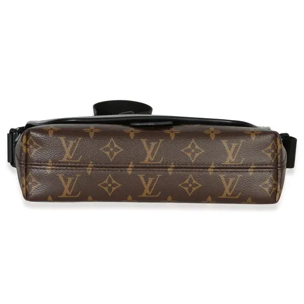 LOUIS VUITTON Monogram Macassar Canvas Magnetic Messenger