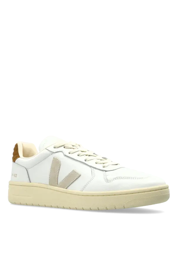VEJA V-82 Ii Sports Shoes - White