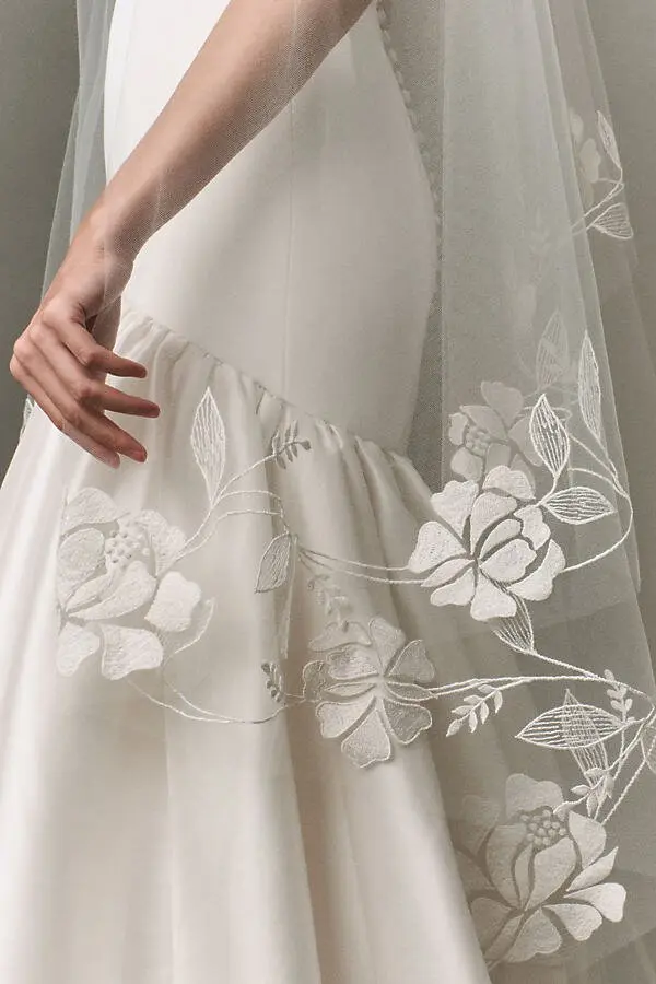 ENAURA Floral Embroidered Cathedral Veil