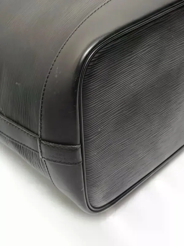 LOUIS VUITTON 2013 Epi Noé Shoulder Bag - Black