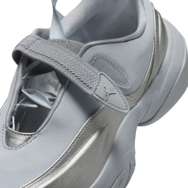 JORDAN Pointe Sneakers With Ribbon Fastening - Grey