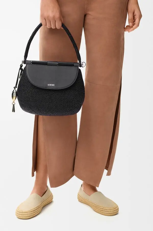 Loewe Medium Pescador Bag In Raffia And Leather - Black