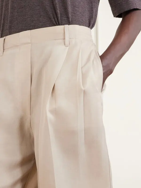 LESET Kim Pleated Woven Shorts