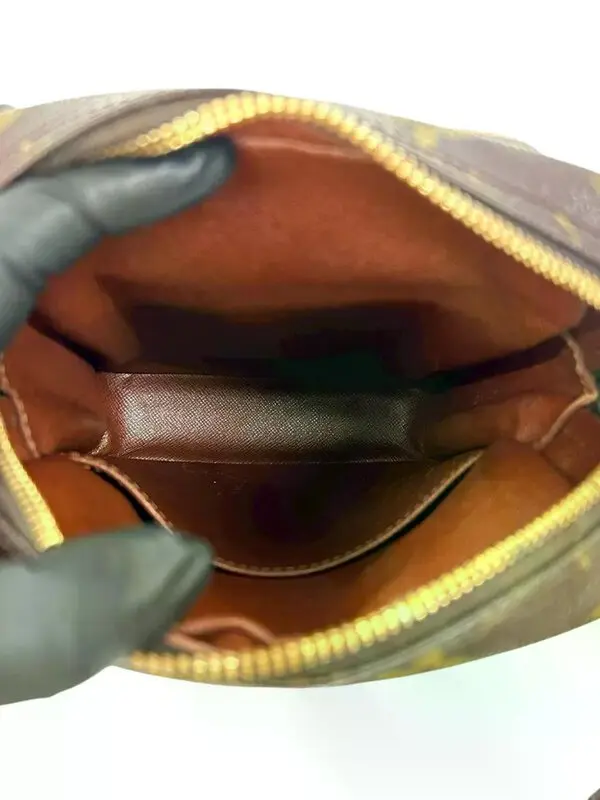 LOUIS VUITTON 2001 Monogram Amazone Crossbody Bag
