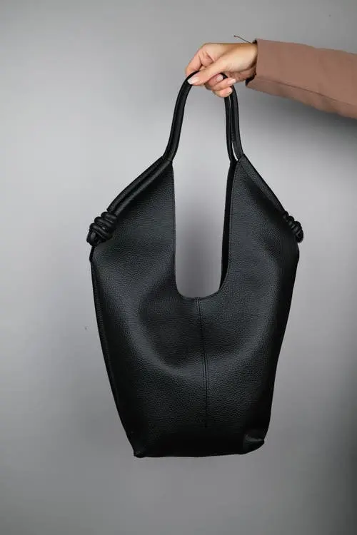 PROLOGUE SHOES Santana Slouchy Shoulder Bag - Black