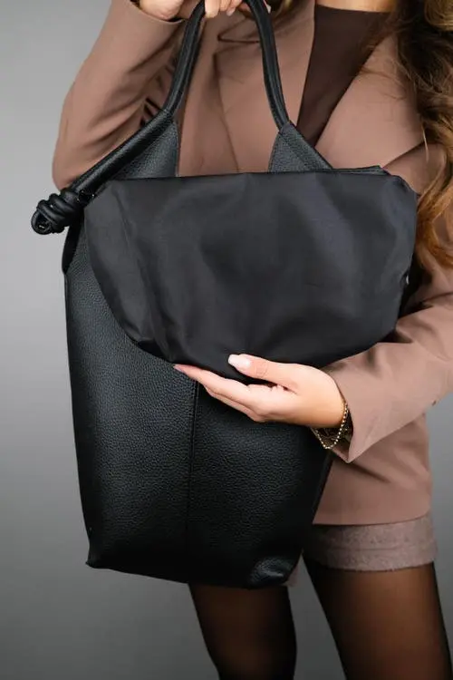 PROLOGUE SHOES Santana Slouchy Shoulder Bag - Black