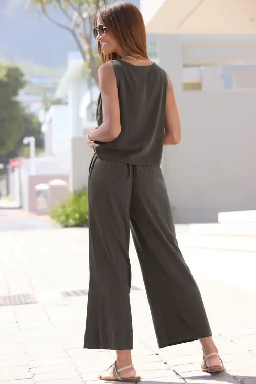 LASCANA Sleeveless Linen Blend Blouse With Crew Neck